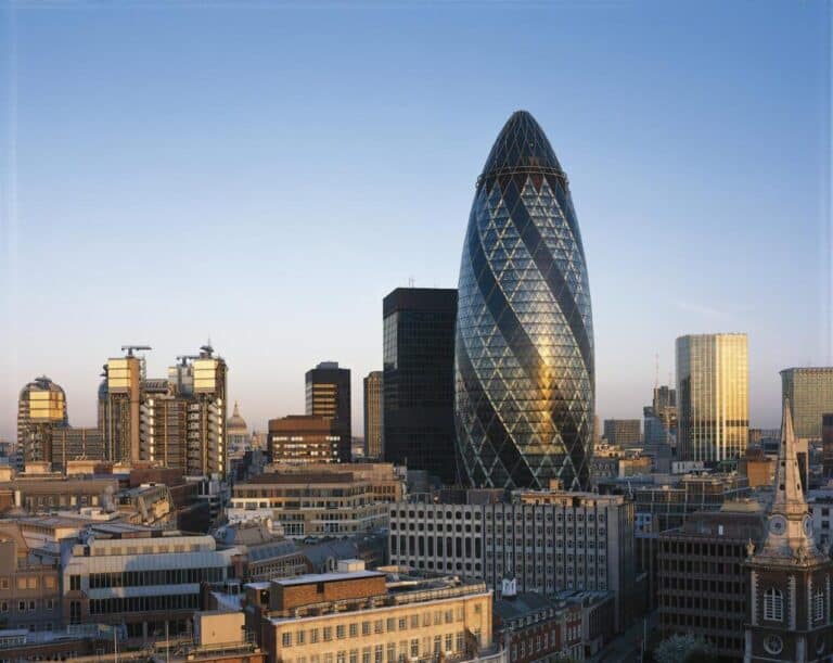 The Gherkin: Foster’s Monumental Building in the Heart of London - Archute