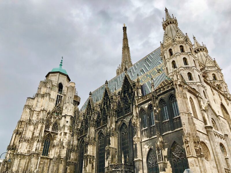 Gothic Architecture History, Characteristics and Examples - Archute