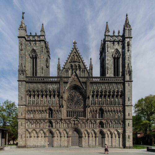 Gothic Architecture History, Characteristics and Examples - Archute