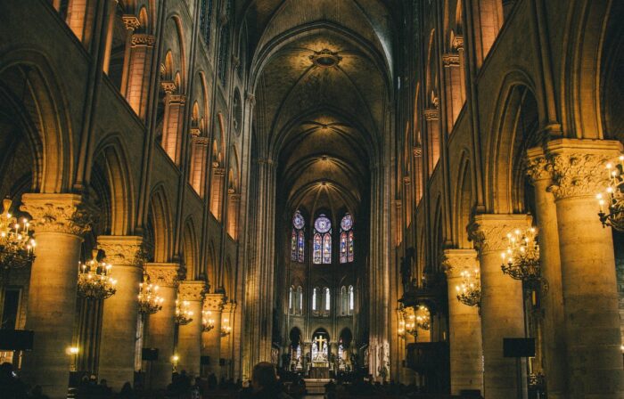 Gothic Architecture History, Characteristics and Examples - Archute