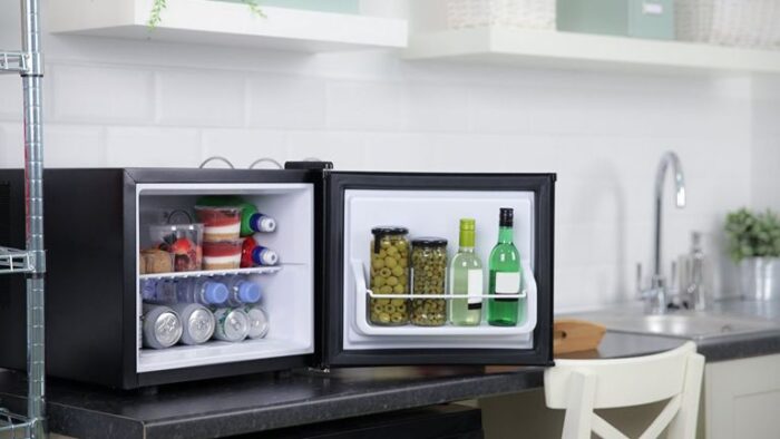 Best Mini Fridge Reviews - For Your Snacks & Beverages - Archute