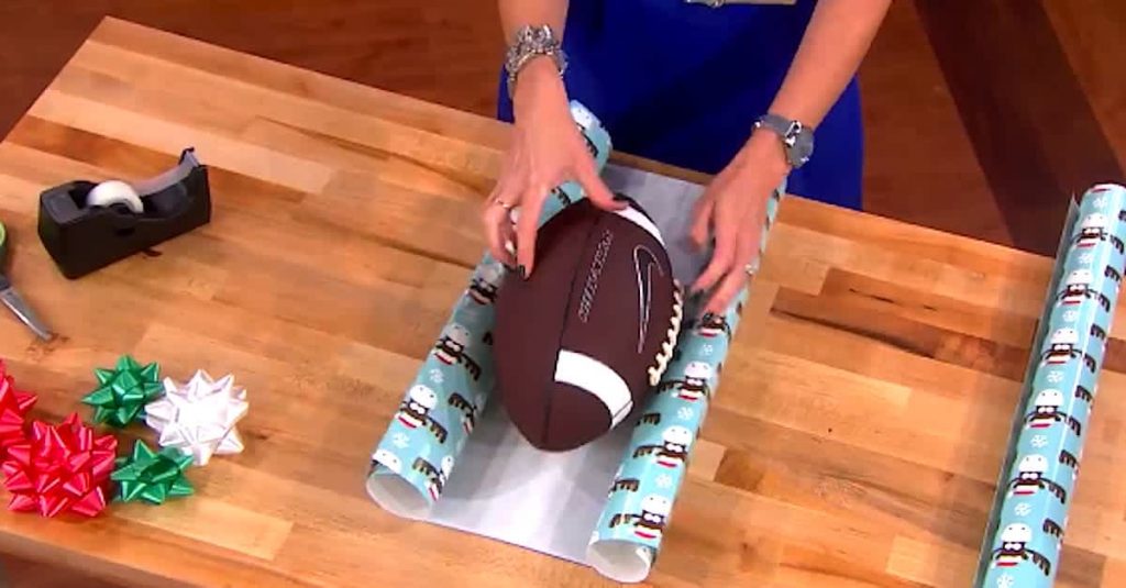 How To Wrap Odd-Shaped Gifts- Step By Step Guide - Archute