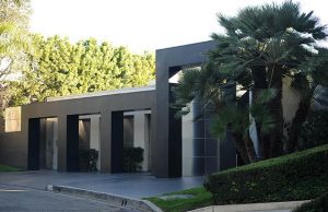 Sneak Peek into Keanu Reeves’ House In Hollywood and Hawaii - Archute