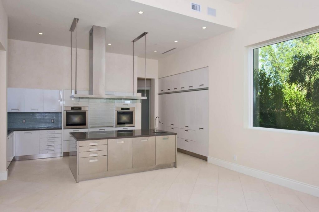 Where Does Nicki Minaj Live? Her $10 Million Mansion - Archute