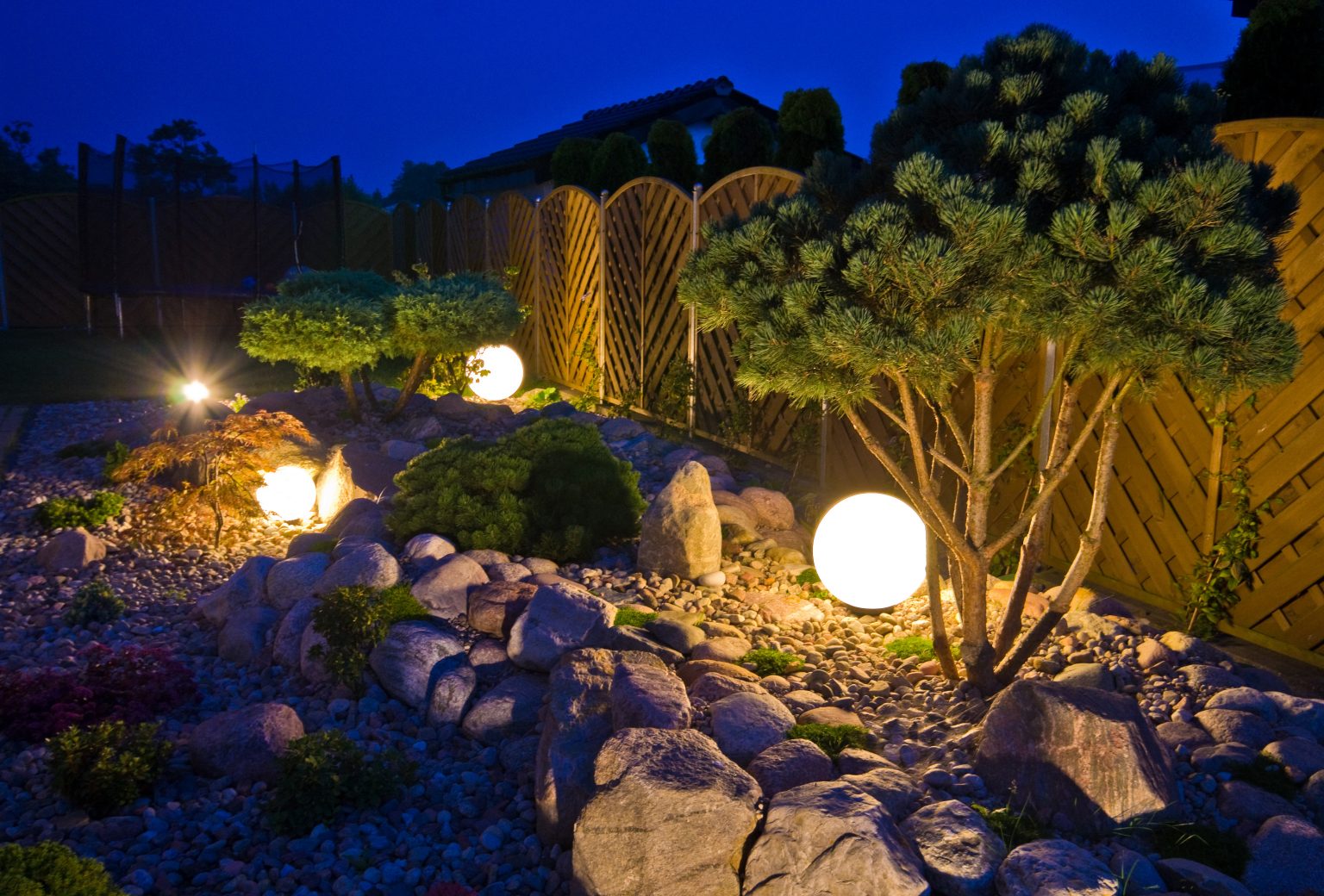 8 Unique Lighting Ideas To Enhance Your Landscape Lighting - Archute