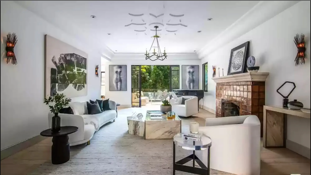 Where Does Rihanna Live? Beverly Hills Farmhouse, Perhaps? - Archute