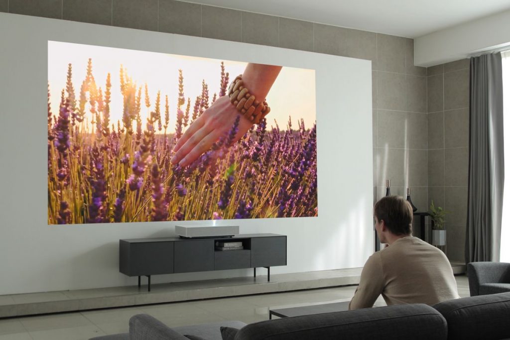 How Far Should You Sit From a 120-inch Screen? - Archute