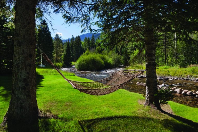 Where Does Kevin Costner Live? Inside His $60M House - Archute