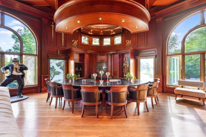 Where Does Eminem Live Currently? Here’s What We Know - Archute