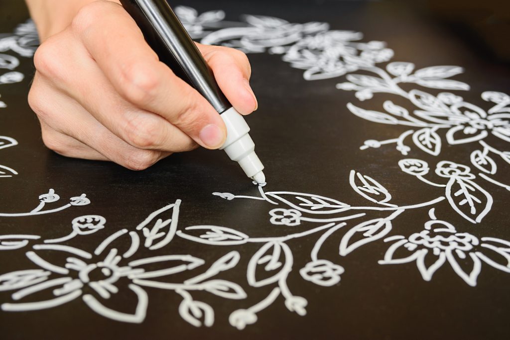 The Best Markers for Plexiglass or Acrylic Sheets - Archute