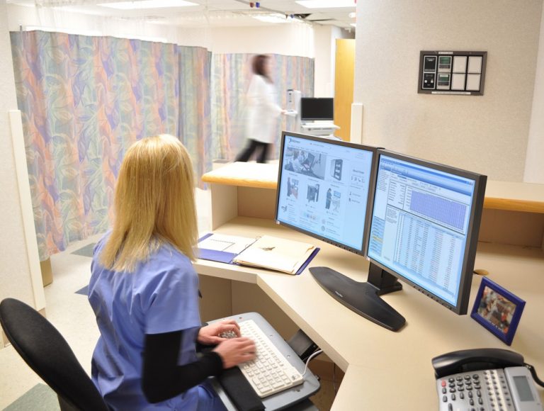 Best Freestanding Dual Monitor Stand to Stay Clutter-Free - Archute