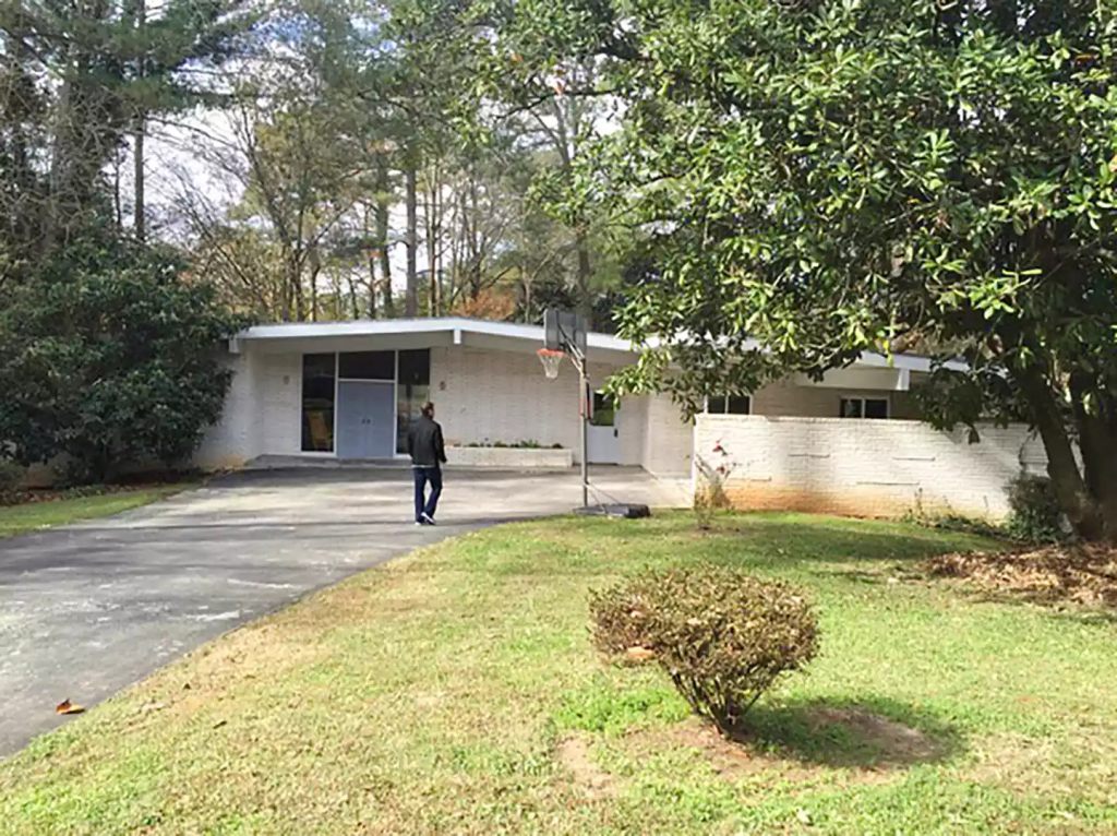 Ranch House Exterior Remodel Tips, Ideas, & Makeover Cost - Archute