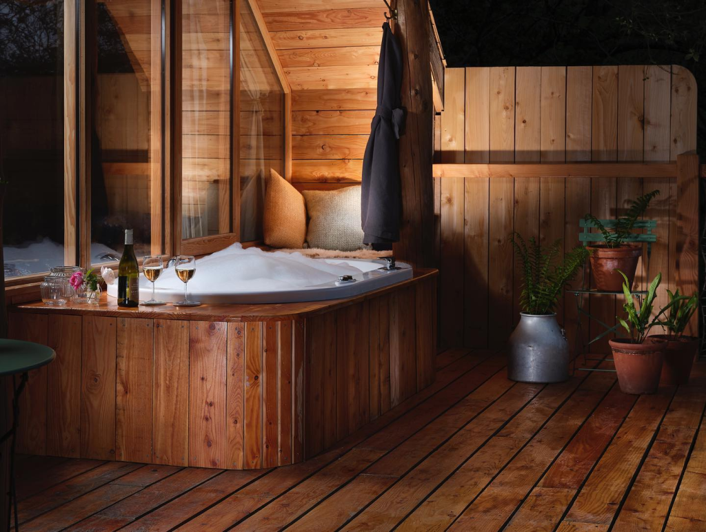 Jacuzzi Bath Remodel Tips, Ideas, & Makeover Cost - Archute