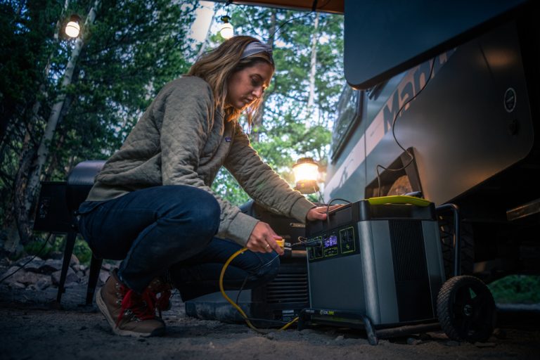 Best 3000-Watt Solar Generator to Power Home Appliances - Archute