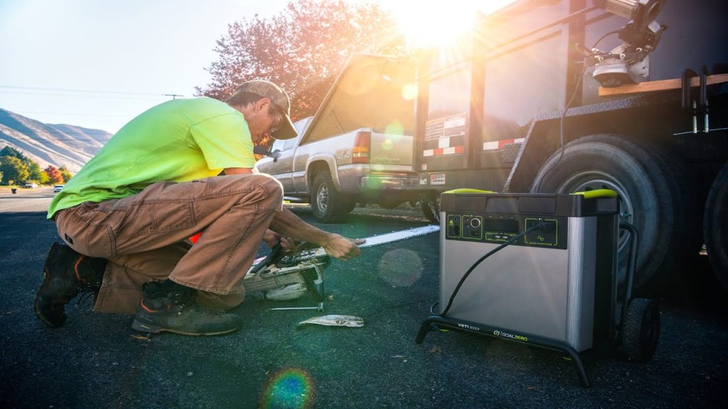 Best Solar Generator for Off-Grid Living Power Needs - Archute