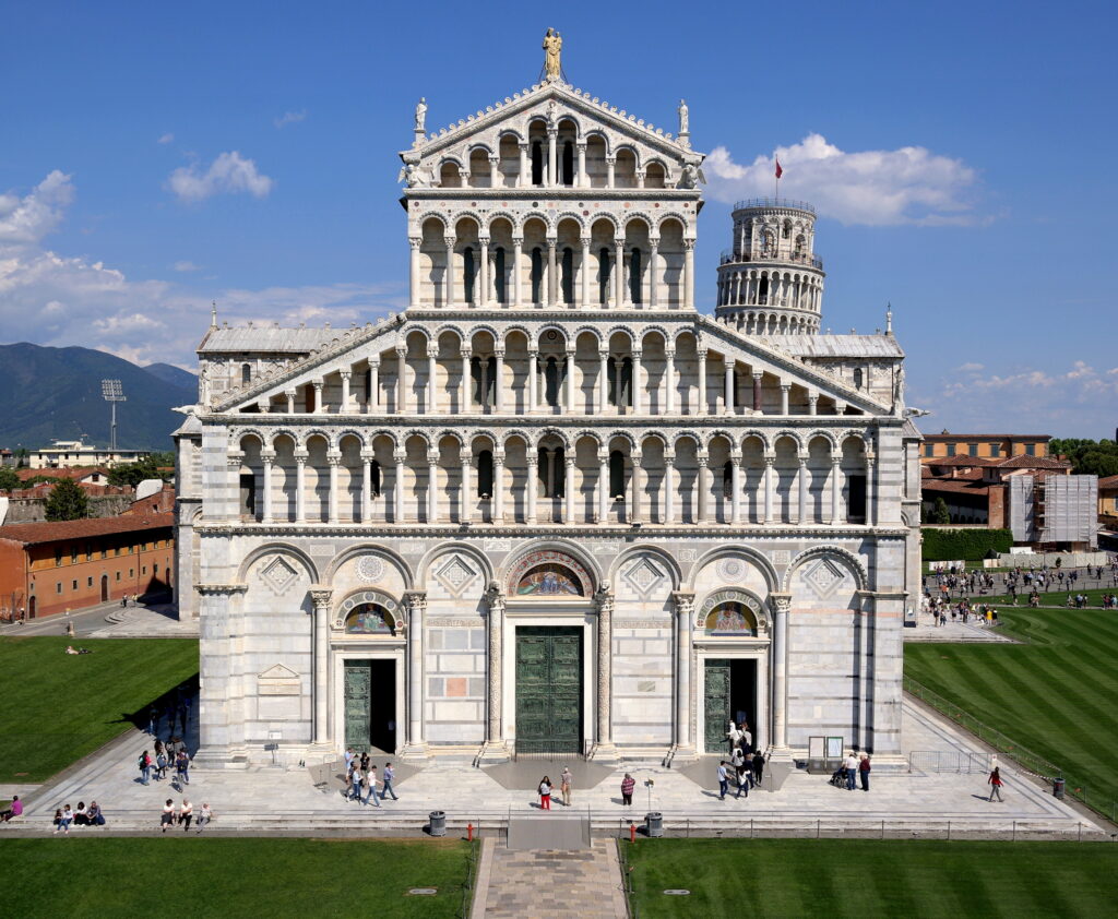 Romanesque Architecture; Characteristics and Examples - Archute
