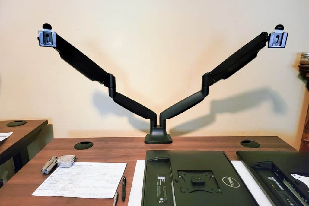 Best Triple Monitor Stand of 2024 for an Immersive Experience - Archute