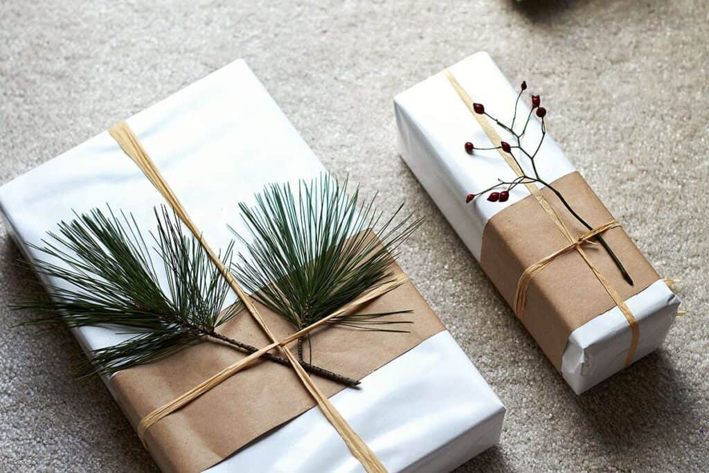 How To Wrap Odd-Shaped Gifts- Step-By-Step Guide - Archute