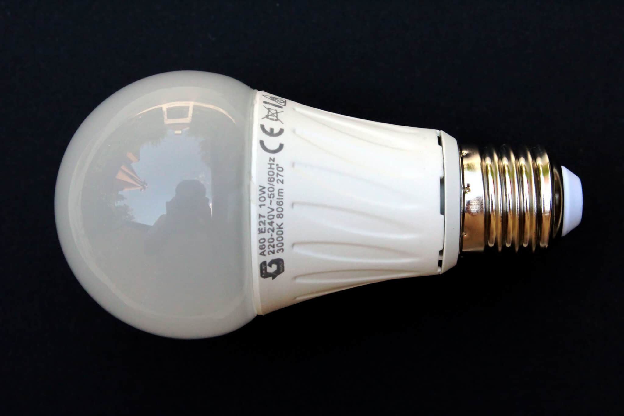 How Much Electricity Does a Light Bulb Use? - Archute