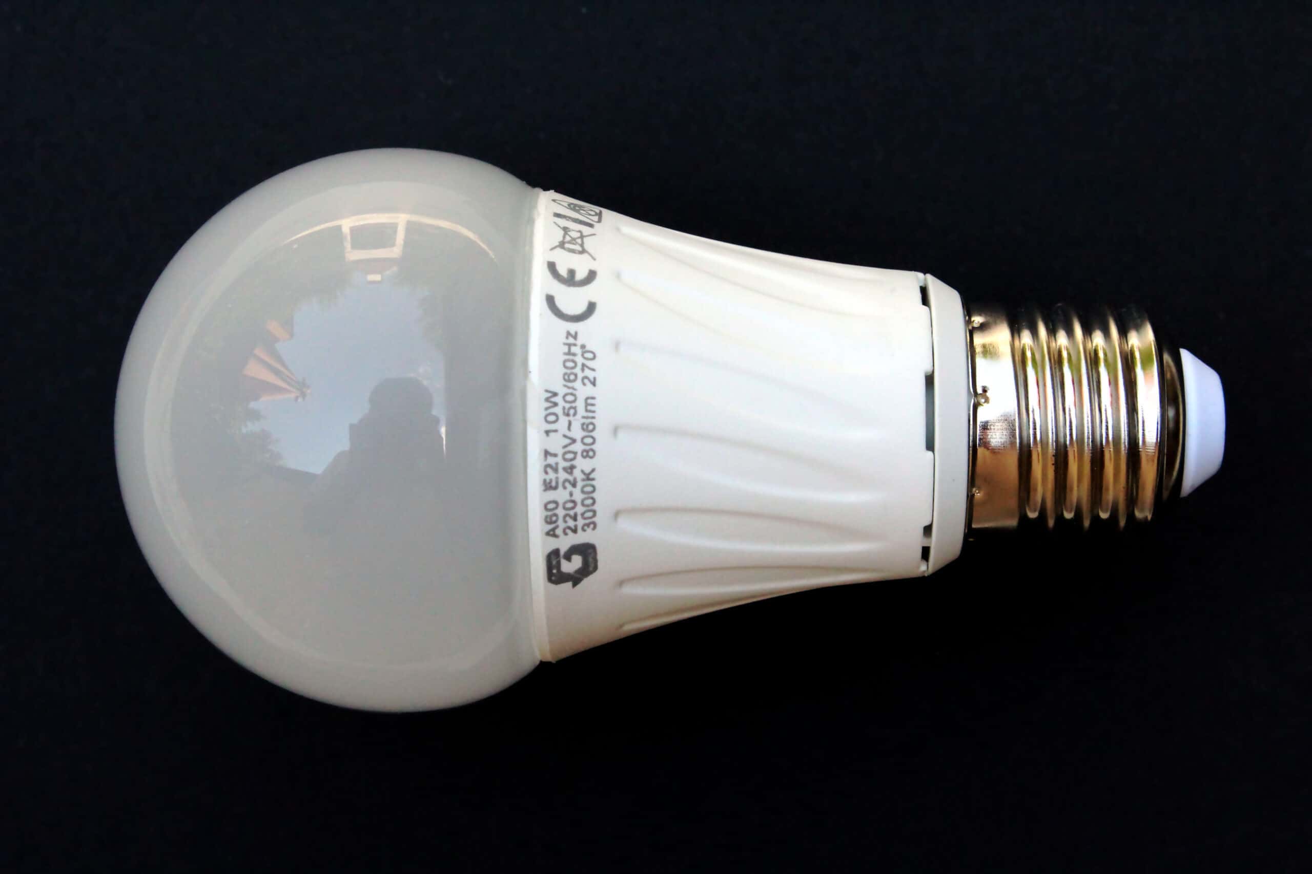 How Much Electricity Does a Light Bulb Use? - Archute