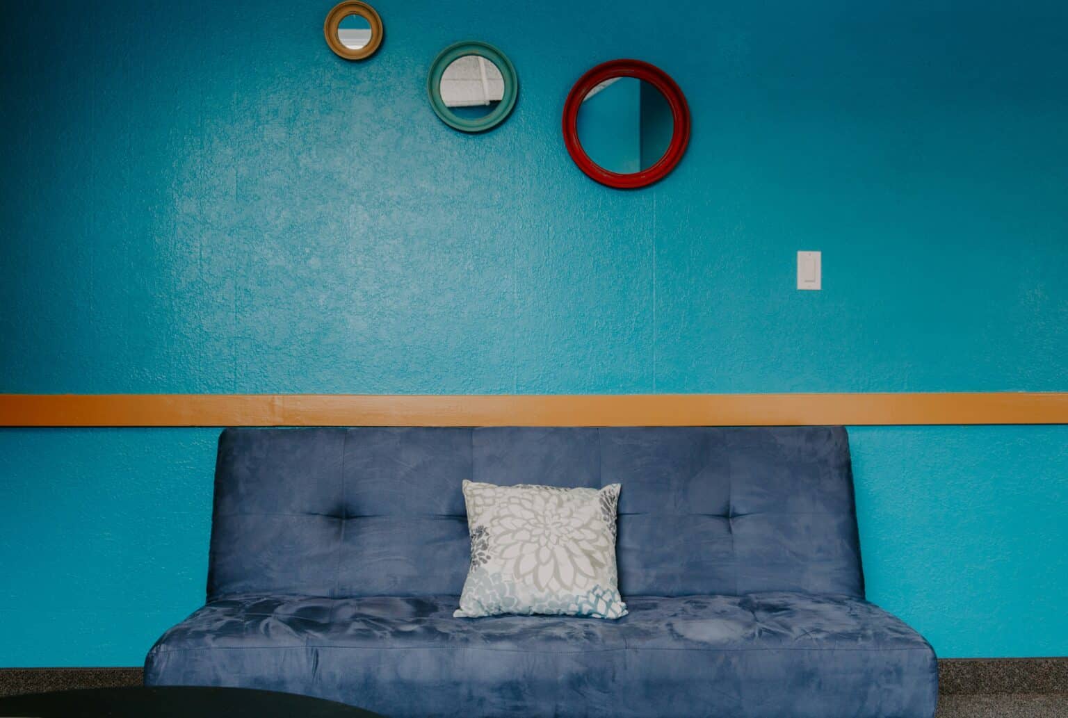 13 Colors that Go with Navy Blue to Achieve a Lavish Feel - Archute