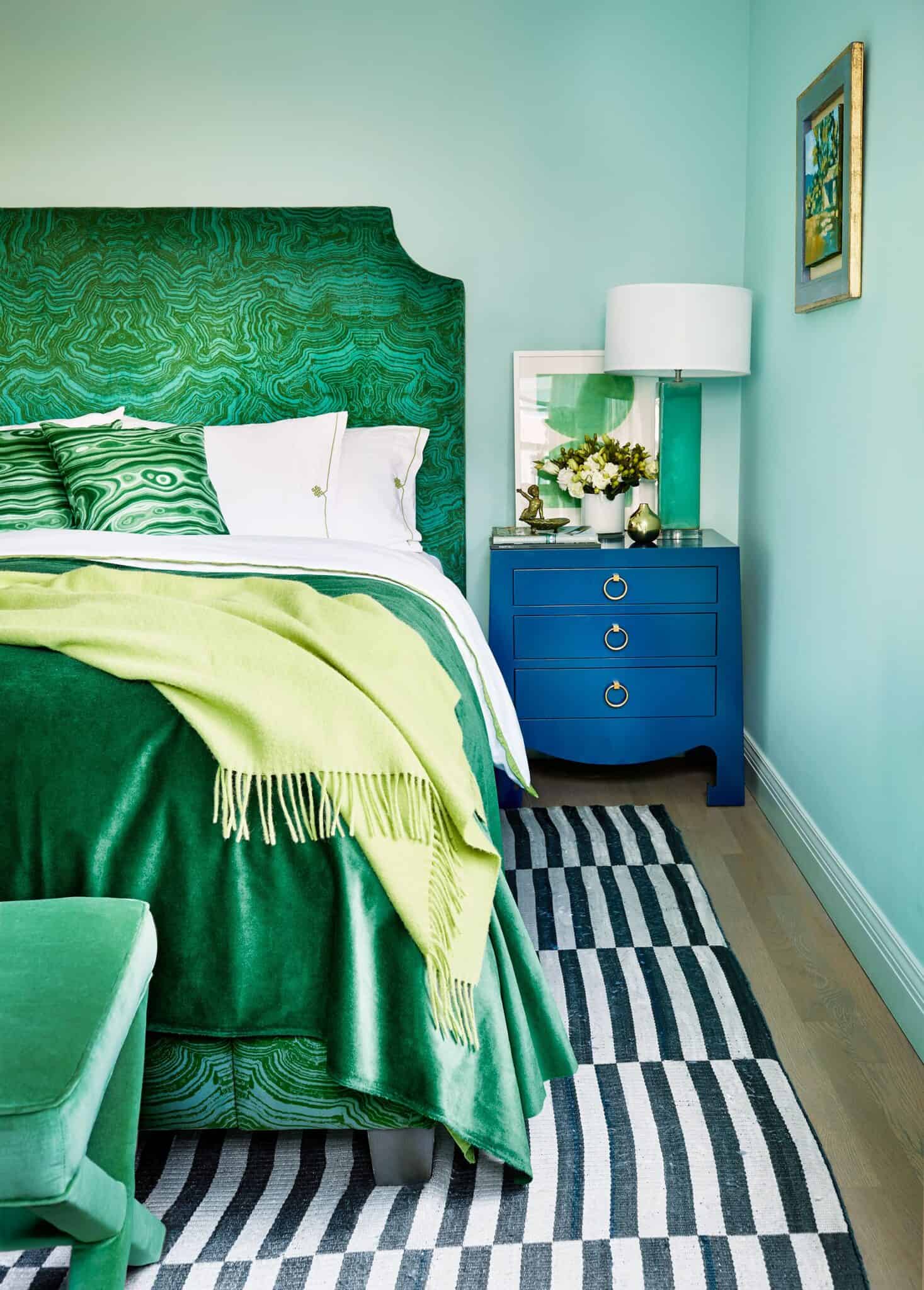10 Colors That Go With Emerald Green to Make Your Space Shine - Archute